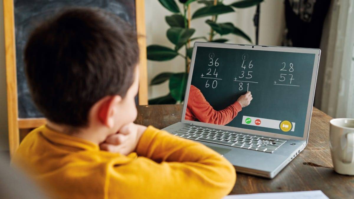 Todas las escuelas públicas en Boston iniciaran el año escolar de forma ...