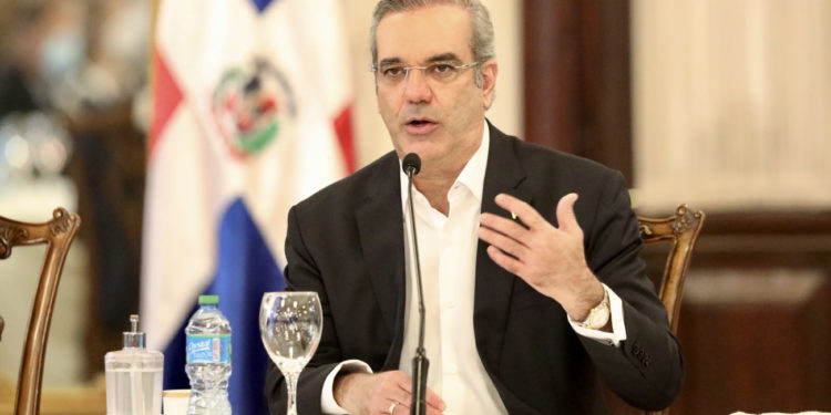 El presidente dominicano promulga “ley de Comercio Marítimo” - El ...