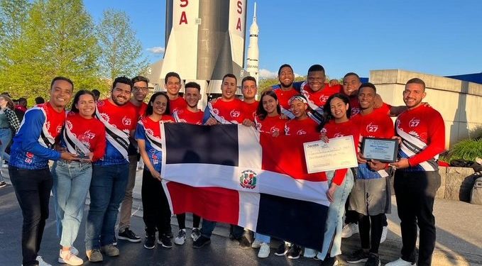 Estudiantes de secundaria ganan premios en competencia internacional de ...
